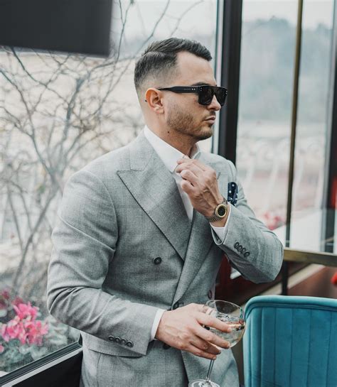 Paparazzi Një Vit Pasi U Bë Baba Arjon Muça Fotografohet Me Vajzën E Partneren Për Herë Të