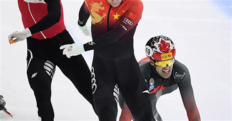 린샤오쥔 ‘황금 스케이트 날 밀어 넣으며 Mk포토