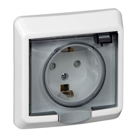 Розетка 1-м СП Этюд 16А IP44 250В с заземл. защ. шторки бел. SE PC16 ...