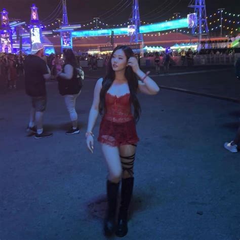 Jess Post With Leena Rofflinetvgirls