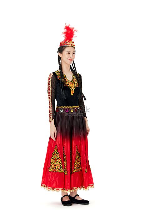 Nakatayo Na Imahe Ng Batang Uighur Sa Puting Background Larawan Numero