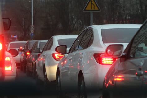 ドライブの快適性を向上！aiを活用した渋滞予測とは？ dxを推進するaiポータルメディア「aismiley」