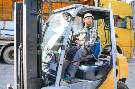 The Difference Between A Forklift Loler And A Service Check