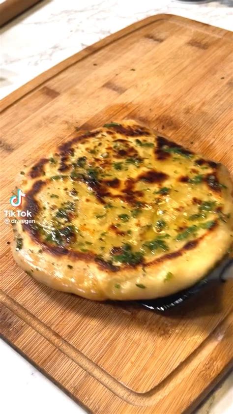 Stuffed Flat Bread Ahmad Noori Recettes De Cuisine Recette De Plat