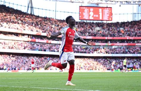 Ian Wright Reveals His One Worry About Bukayo Saka At Arsenal Football Metro News