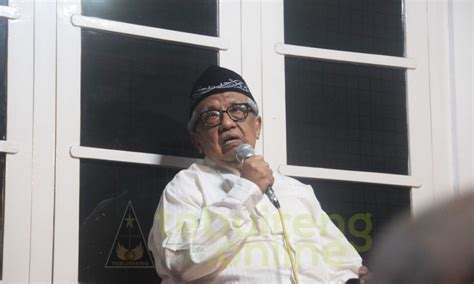 Dr Umar Wahid Perkenalkan Penerus Gus Sholah Tebuireng Online