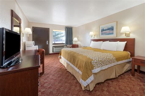 Days Inn By Wyndham Russell Russell Ks Hotels