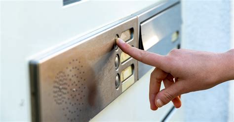 Za Zvonění Na Domovní Zvonky Vám Přistane Pokuta 20 000 Kč