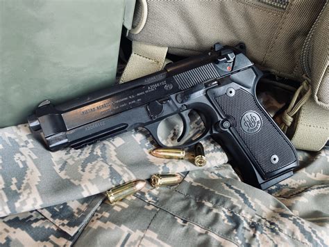 Handgun Coloring Pages