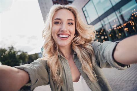 Exprimez Votre Confiance Les Poses De Selfie Qui Imposent
