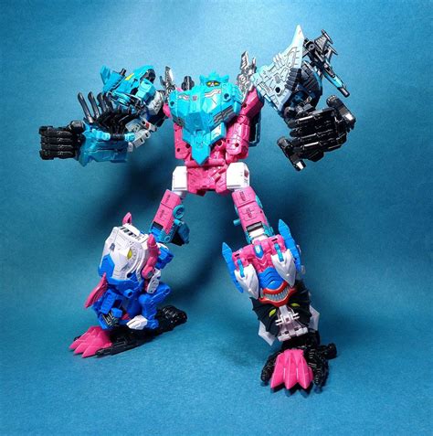 Transformers Generations Selects Seacons King Poseidon Piranacon