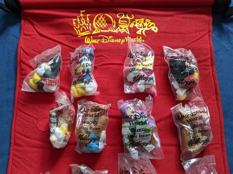 Kelloggs 2001 Disney World Mini Beans Complete Set 16 Characters