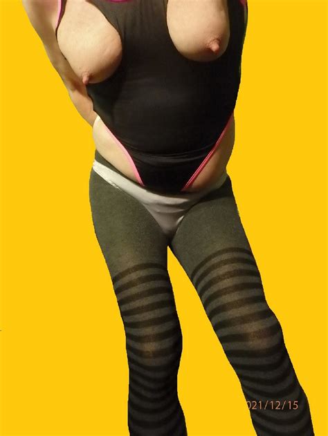 Goodgurl34 In Cupless Bathing Suit Panties And Hose Photo 7