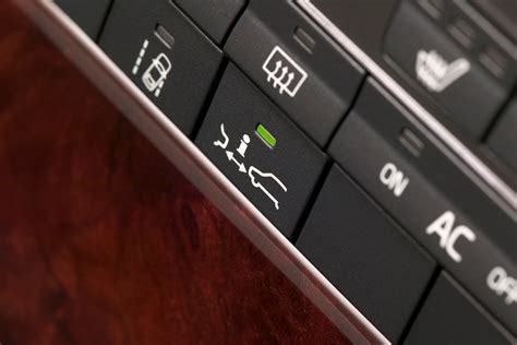 New Collision Warning With Auto Brake Helps Prevent Rear End Collisions Volvo Cars Global