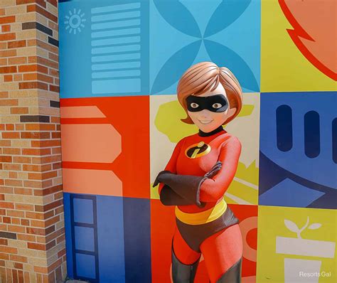 Elastigirl Disney Disney And Pixars Incredibles 2 Teaser Pits