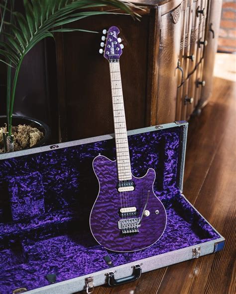 Ernie Ball Music Man Axis Guitar Bfr Nitro Translucent Purple July