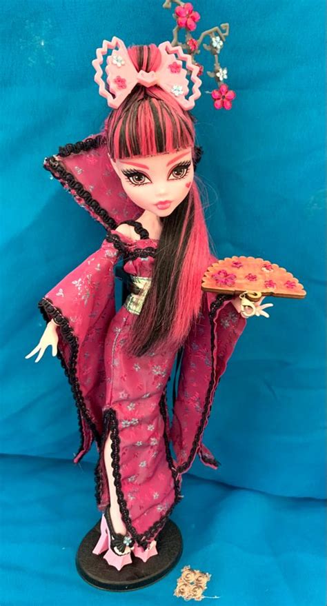 Dead Tired Draculaura Monster High Dolls Monster High Doll Monster High
