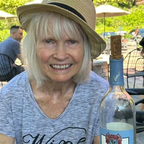 Joyce Sine Joyhappy51 • Threads Say More