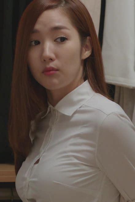 오피스룩이 참 잘 어울리는 박민영 움짤