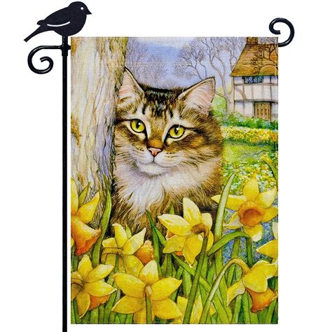 13 Best Cat Themed Garden Flags