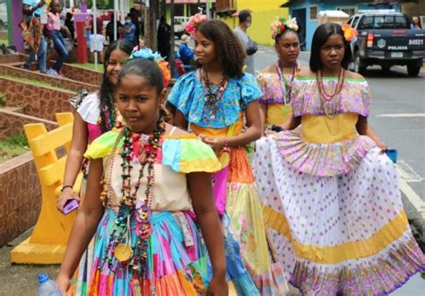 Valor Y Tradición Del Festival De La Pollera Congo