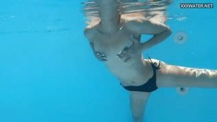 Swimming Pool Underwater Naked Babe Bonnie Dolce Vidéos Porno Gratuites YouPorn