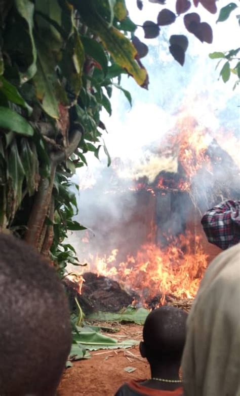 Nyangezi Un Bébé Sauvé De Justesse Dun Incendie à Mulende Radio La Colombe