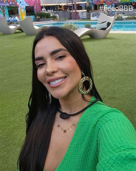 ¿quién Es Dania Méndez La Exnovia De Peso Pluma Llega A Las Estrellas Bailan A Hoy