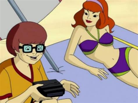 6 Lesbian Cartoon Characters That Need To Come Out