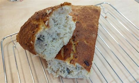 לחם עם זרעי פשתן אמהות מבשלות ביחד