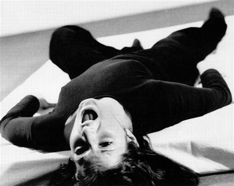 Performance Art Marina Abramovic