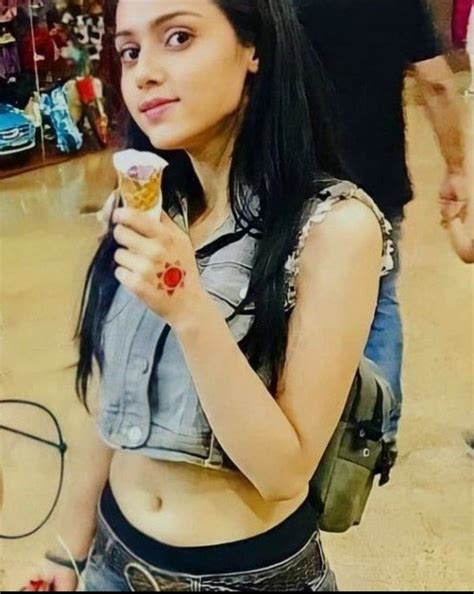 Mallika Singhs Unseen Navel Pics Share Your Fantasies About Her Sexy Navel R Mallikasinghhot