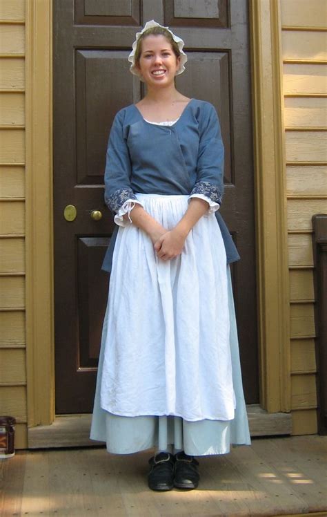 Maids More 18th Century Clothing 18th Century Fashion Colonial Dress