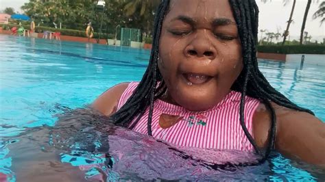 Blowing Bubbles At The Pool Swim Swimming Swimmingpool Poolside