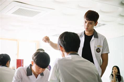 [photos] Added New Poster And Stills For The Korean Movie Eclipse Hancinema