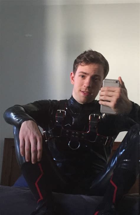 Good Looking Guy In Rubber Tumbex