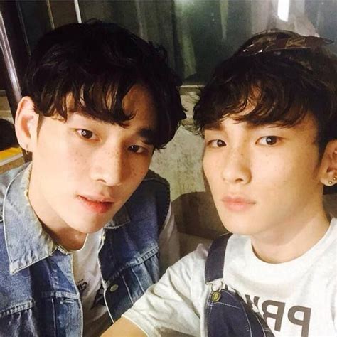 Pin De Blingbling Shawol En Shinee Caps Artistas Favoritos