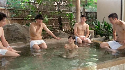 【素人・ハメ撮り】一般男女モニタリングav 合宿中に男湯で連続中出ししちゃった部員たちのその後まで追跡スペシャル みんなの憧れの巨乳女子