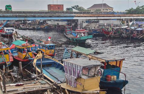 Tidak Melaut Dampak Cuaca Buruk