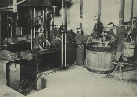 Hakutsuru Saké Sakeoné