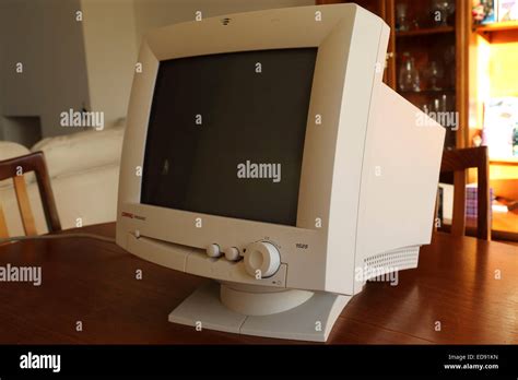 Compaq Computer Hi Res Stock Photography And Images Alamy