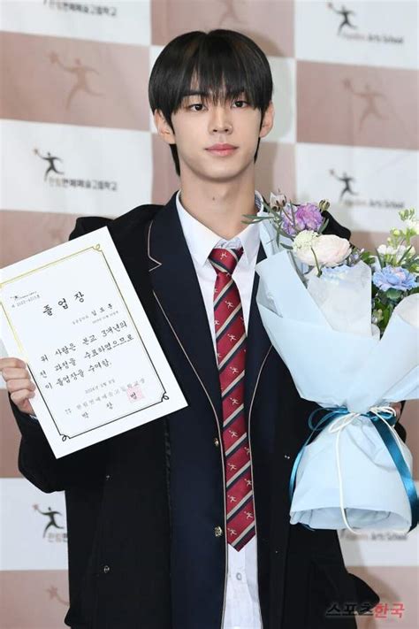 TWS 투어스 소개 신유 도훈 영재 한진 지훈 경민 나이 생일 프로필