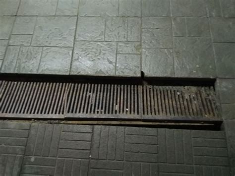 Опасна решетка на подлезОпасна решетка на подлез - Helpbook.info