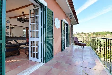 Maravilhosa MORADIA T C Piscina E Jardim M Perto Das PRAIAS E Da MATA De Sintra