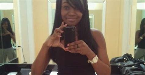 Rabudas Gostosas Gostosas No Espelho Mostrando O Rabo