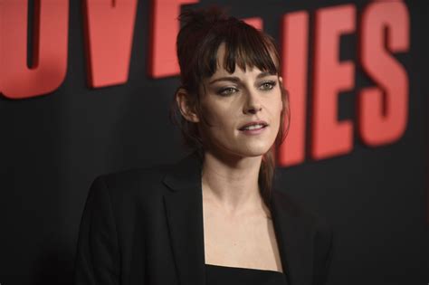 Kristen Stewart Praises Intimacy Coordinator On Love Lies Bleeding Says Past Sex Scenes Have