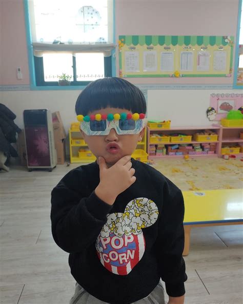 꾸러기어린이집 민들레반 색깔안경만들기😉 4살만2세어린이집활동미술놀이 Facebook