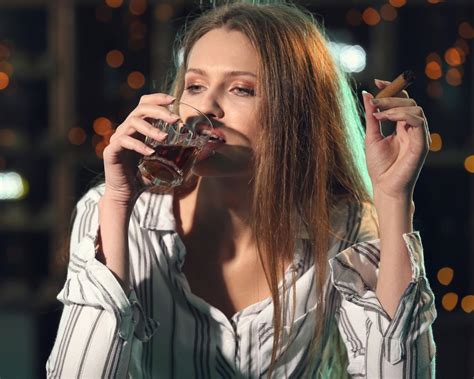 مصرف سیگار و الکل در جوانی به بیماری‌‌های جسمی و روانی در بزرگسالی ختم می‌شود ایندیپندنت فارسی