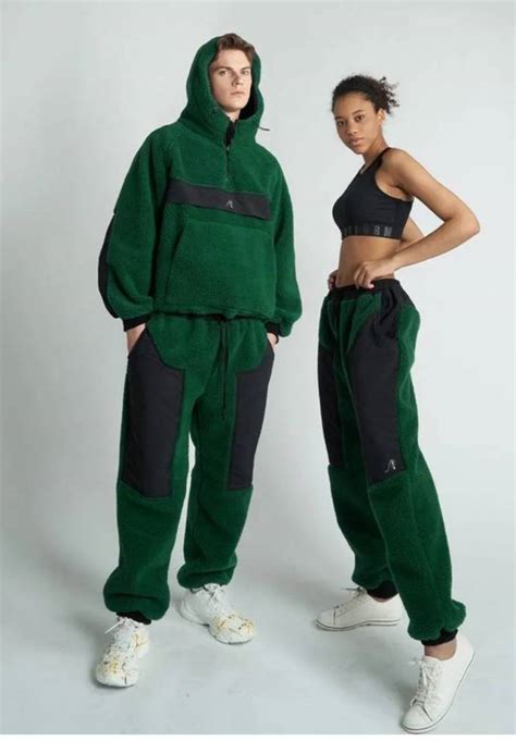 잡담 갑자기 뜬금없이 이 옷에 꼿혔어 살말 인스티즈instiz 일상 카테고리