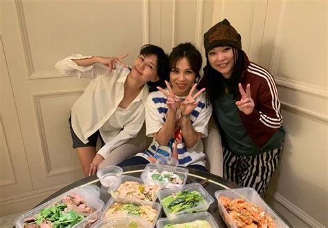 天后世纪合照！孙燕姿梁静茹蔡健雅等聚餐开心比耶 搜狐大视野 搜狐新闻